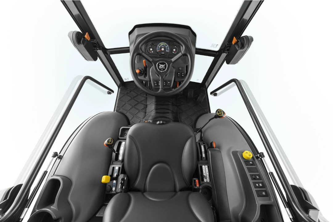 Optimisez votre tracteur compact Bobcat avec des accessoires adaptés ...